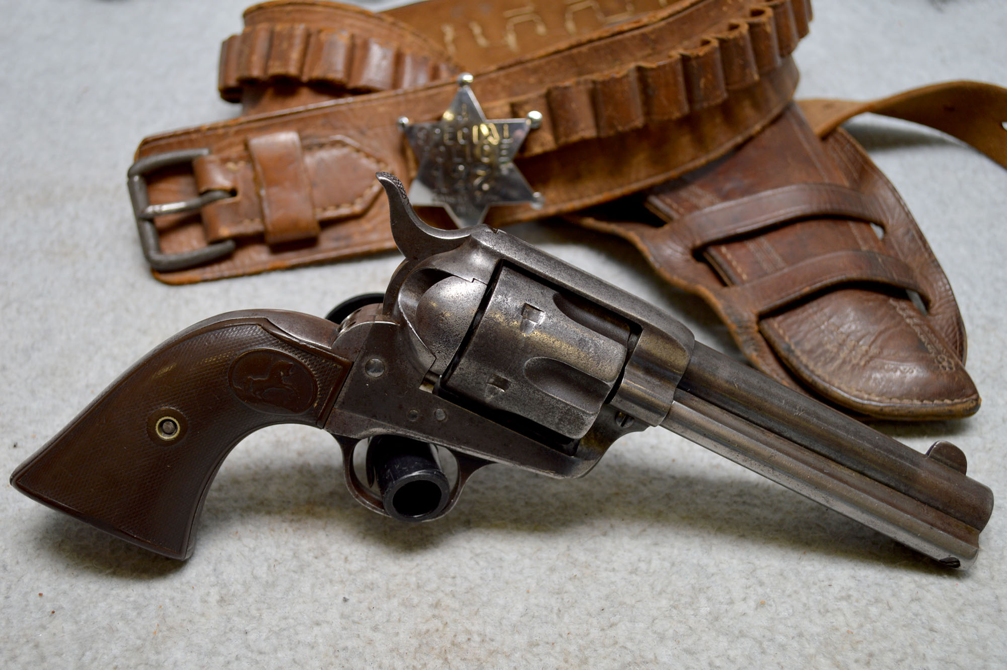 COLT ~ FRONTIER SIX SHOOTER ~ .44-40 WINCHESTER (MFG. 1901) | Bass Pro ...